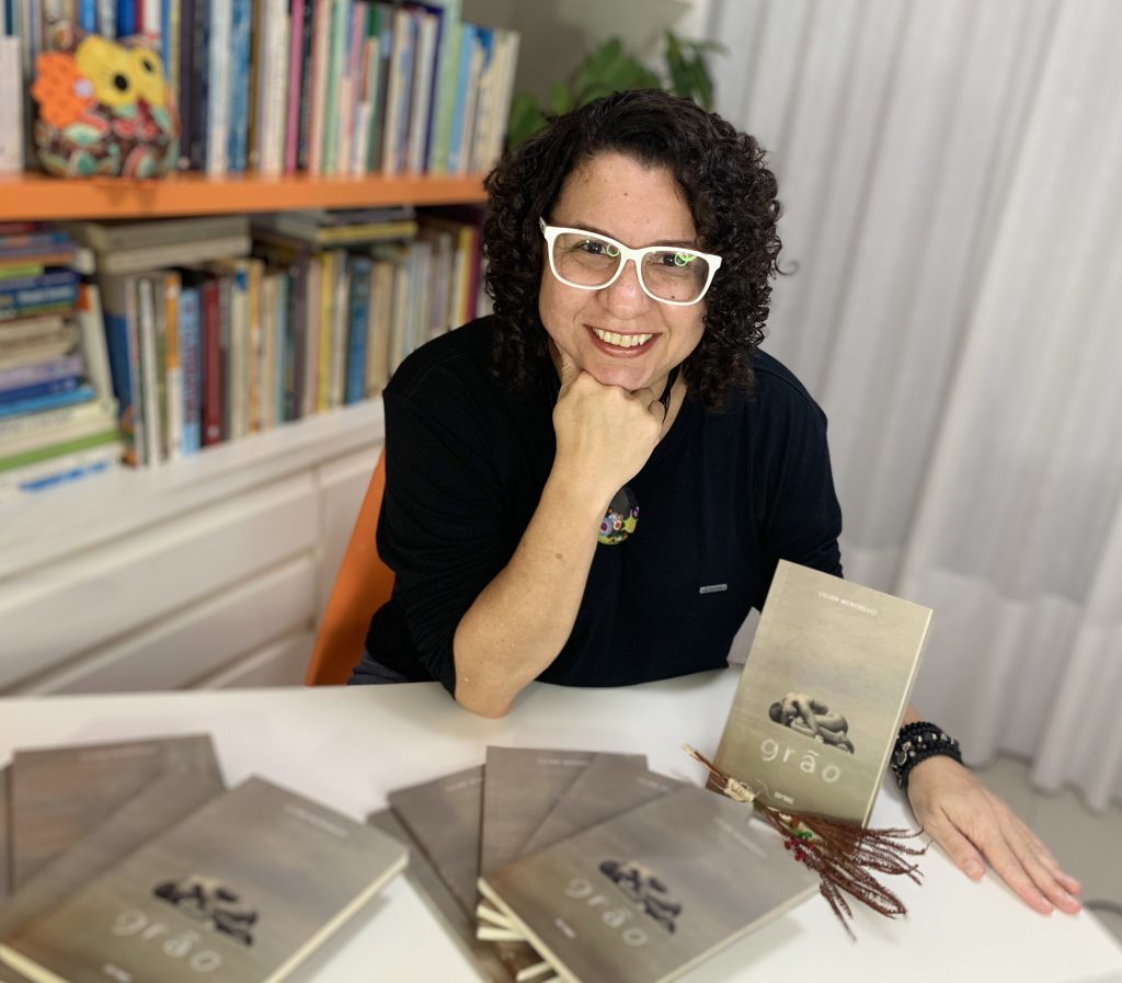 Lilian Menenguci lança o livro Grão em live no Dia Nacional do Escritor ...