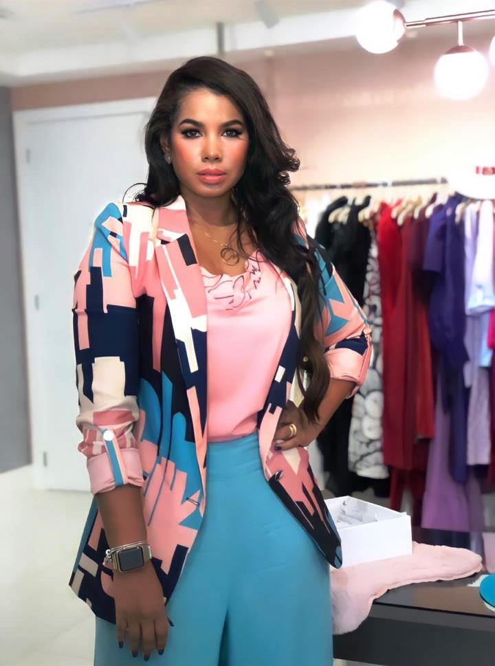 Ele não vai só ao escritório: blazer é tendência nos looks de verão ...