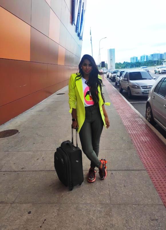 Ele não vai só ao escritório: blazer é tendência nos looks de verão ...
