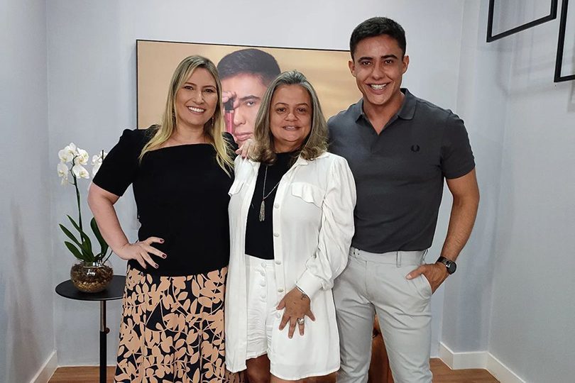 Luta contra o câncer de mama nos palcos - ES HOJE