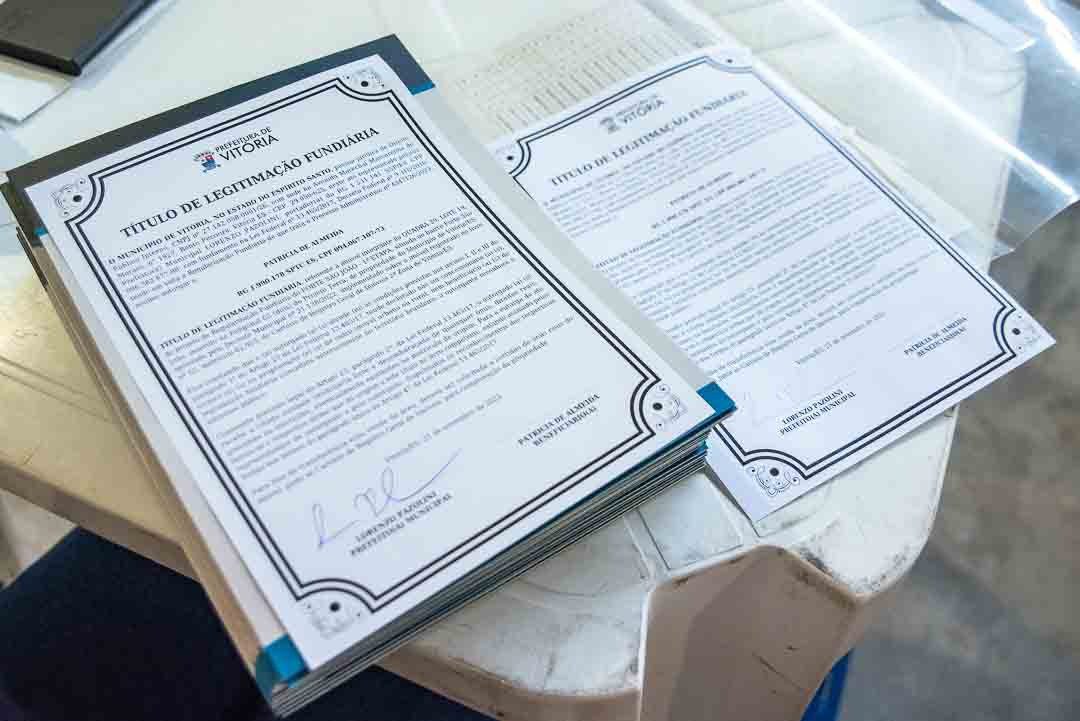 Mais de 100 famílias do Forte São João recebem títulos de propriedade ...