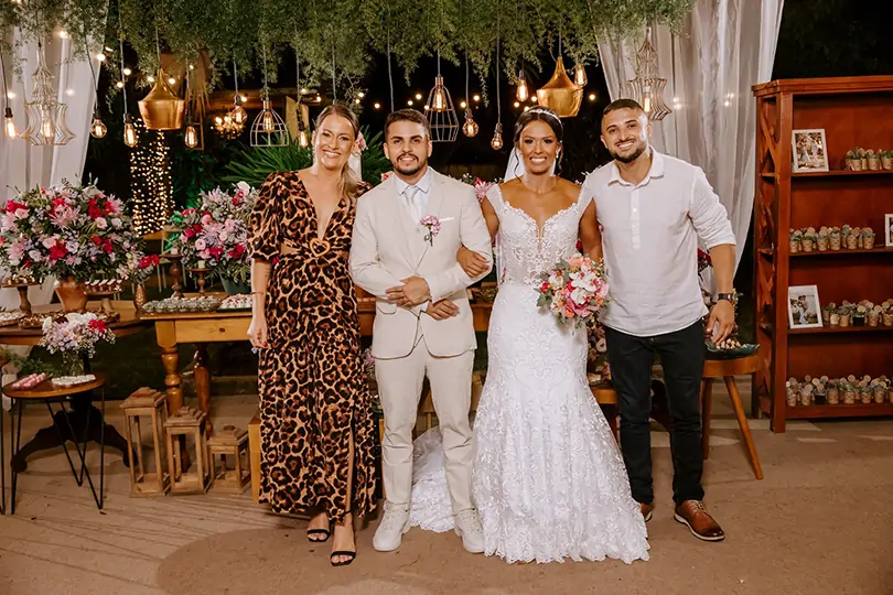 Izabela Barbosa e Savio Souza celebram a união - ES HOJE