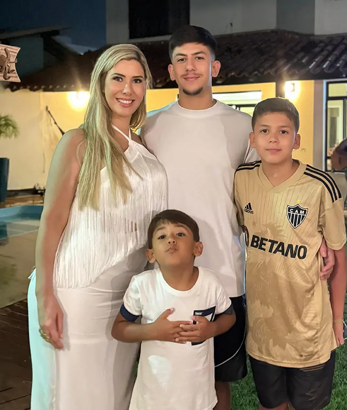 Feliz Dia das Mães - ES HOJE