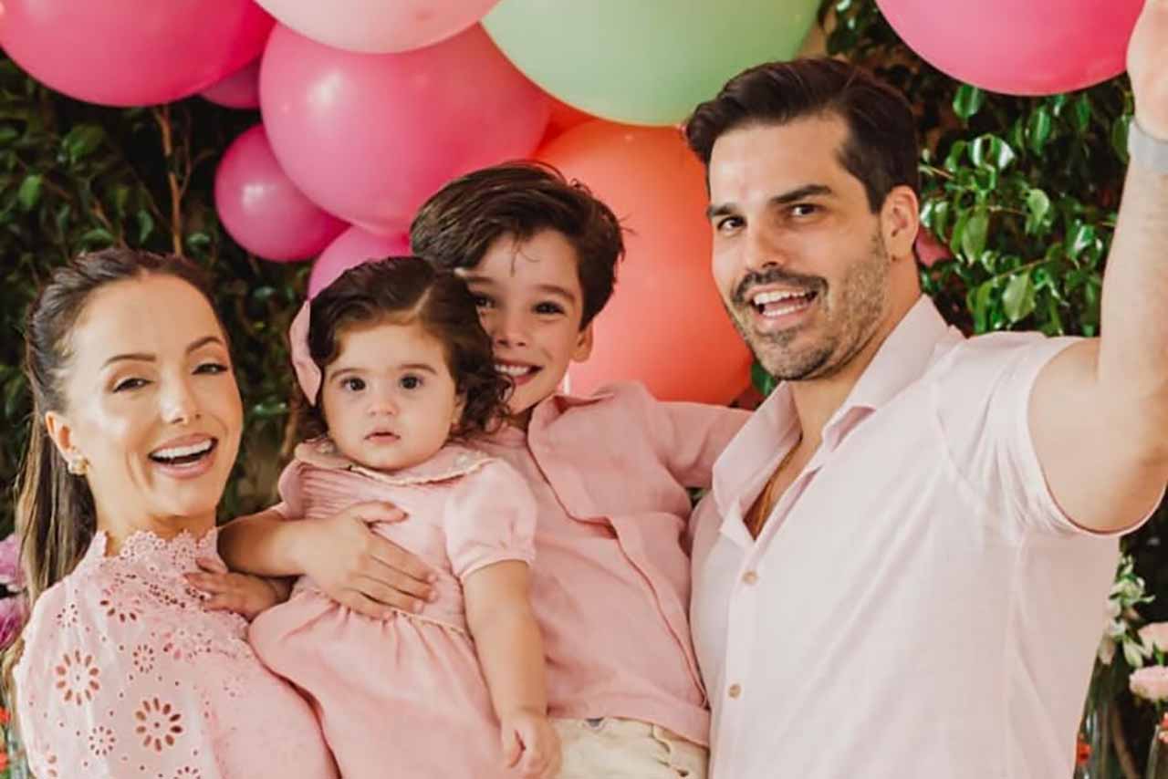 Larissa e Victo celebram primeiro ano da filha Maria Victoria - ES HOJE