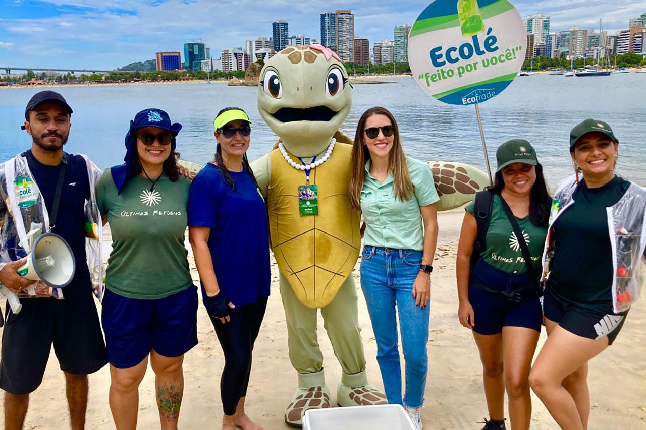 Conscientização ambiental divertida em praias - ES HOJE