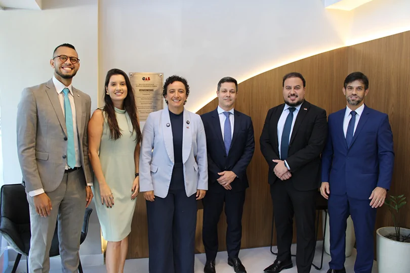 Lançamento literário movimenta o mundo corporativo da capital - ES HOJE