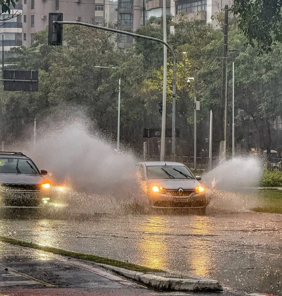 Ciclone na costa aumenta perigo de tempestades no ES e Defesa Civil ...