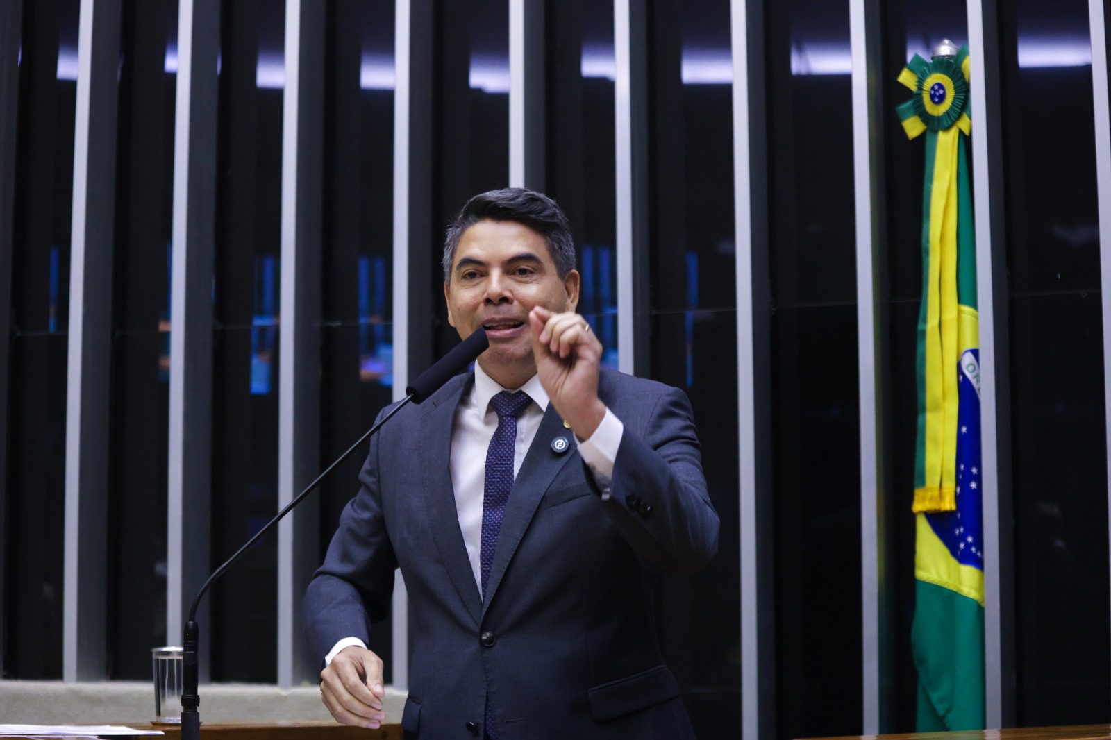 Deputado do ES cobra governo por cortes em energia solar e acusa Aneel ...