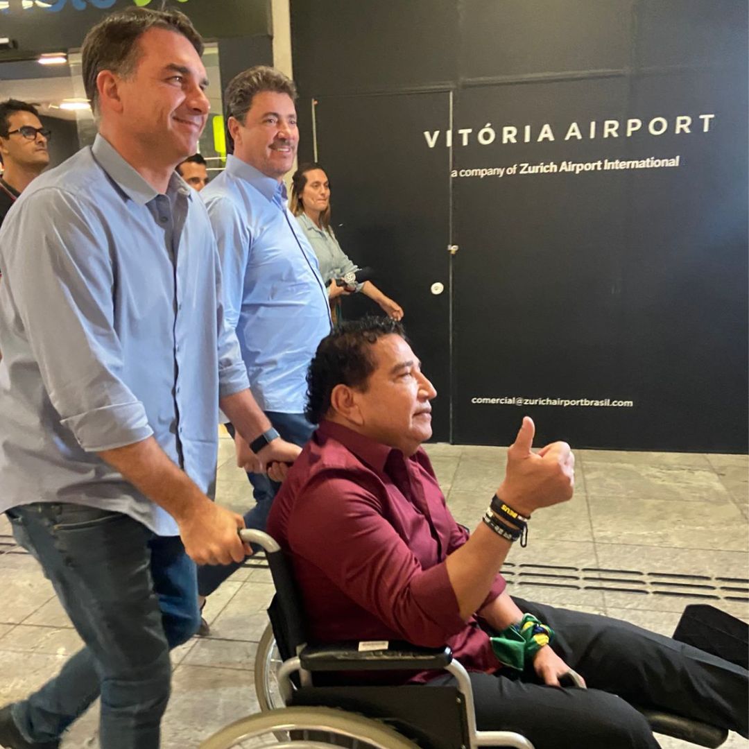 Magno Malta: Flávio Bolsonaro terá palanque do PL no Espírito Santo e ...